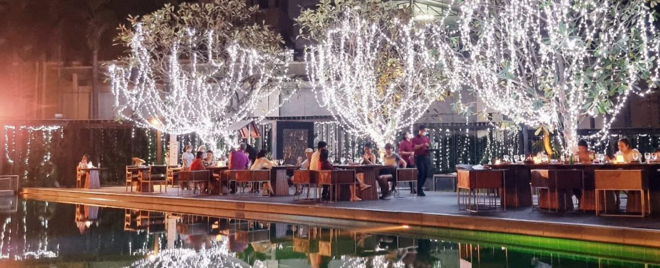 CRUST Bar the Pool Garden - JC Kevin Sathorn Bangkok Hotel